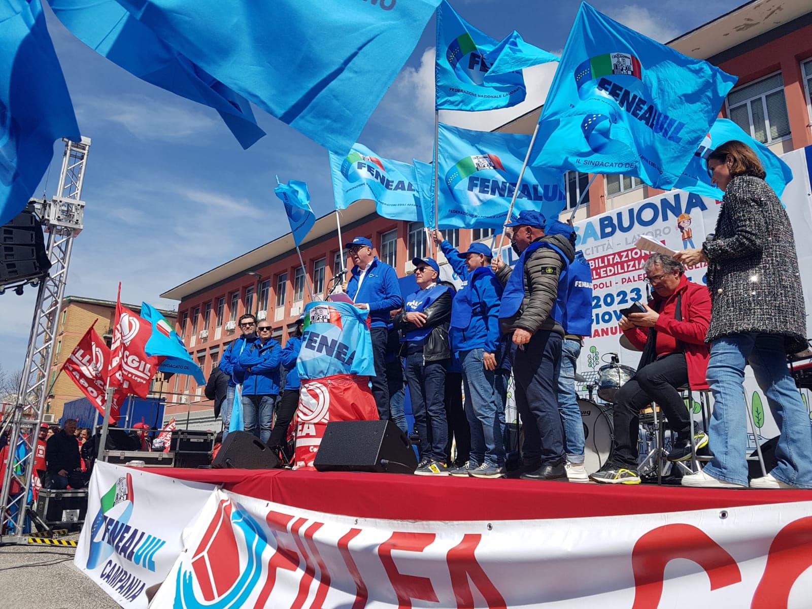 Manifestazione edili di Feneal UIL e Filea CGIL a Soccavo-Sgambati ...