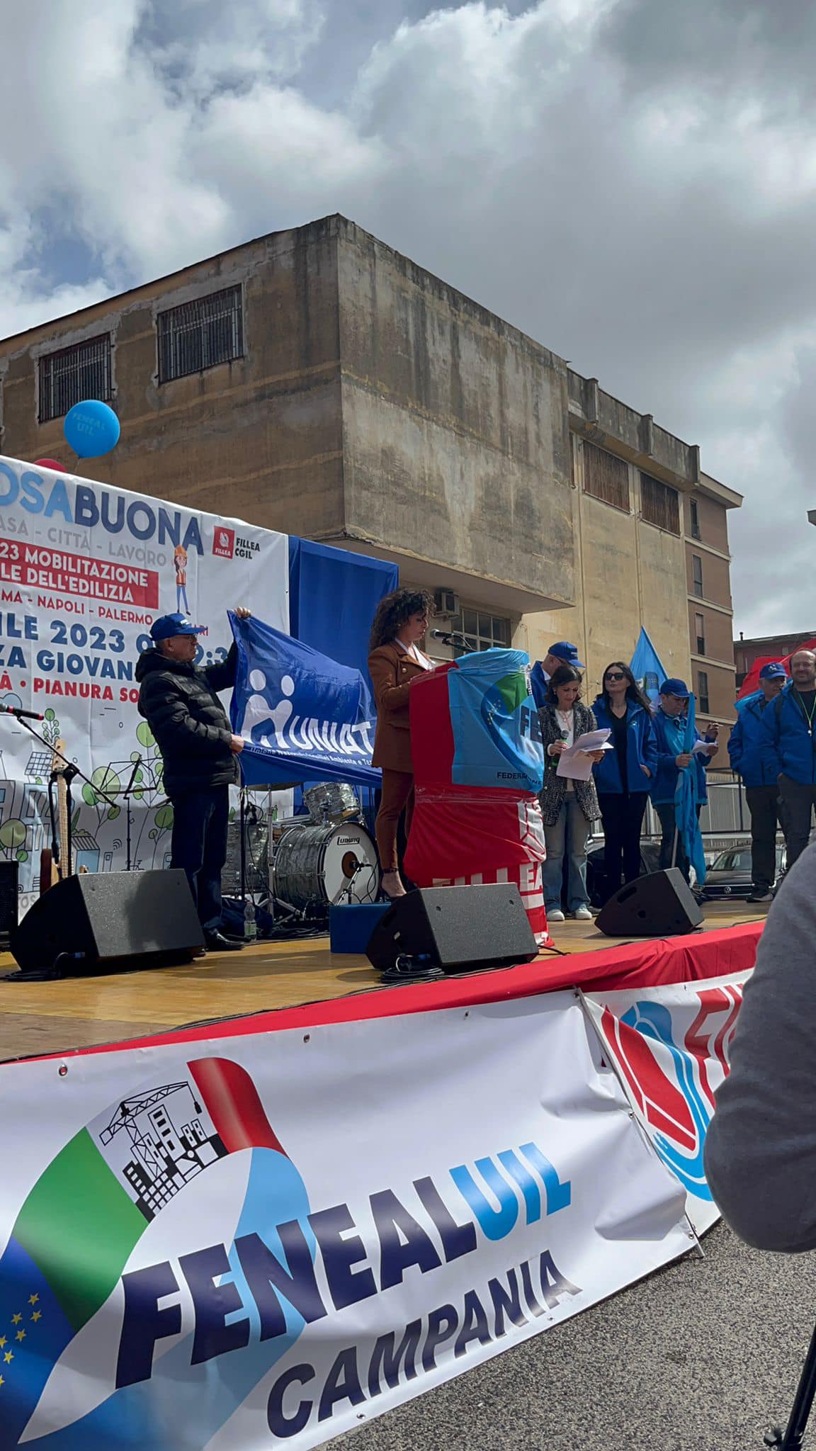 Manifestazione edili di Feneal UIL e Filea CGIL a Soccavo-Sgambati ...
