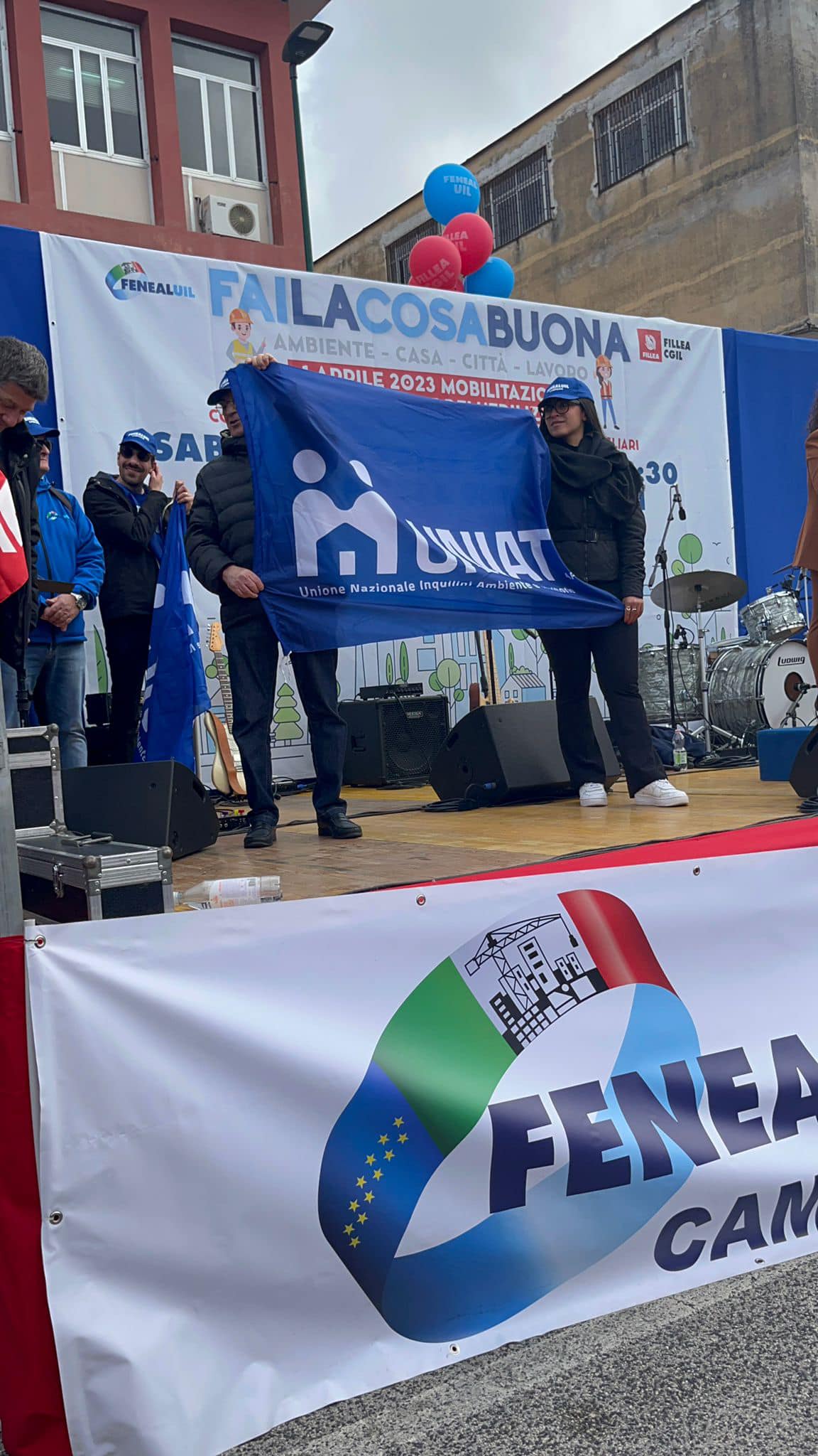 Manifestazione edili di Feneal UIL e Filea CGIL a Soccavo-Sgambati ...